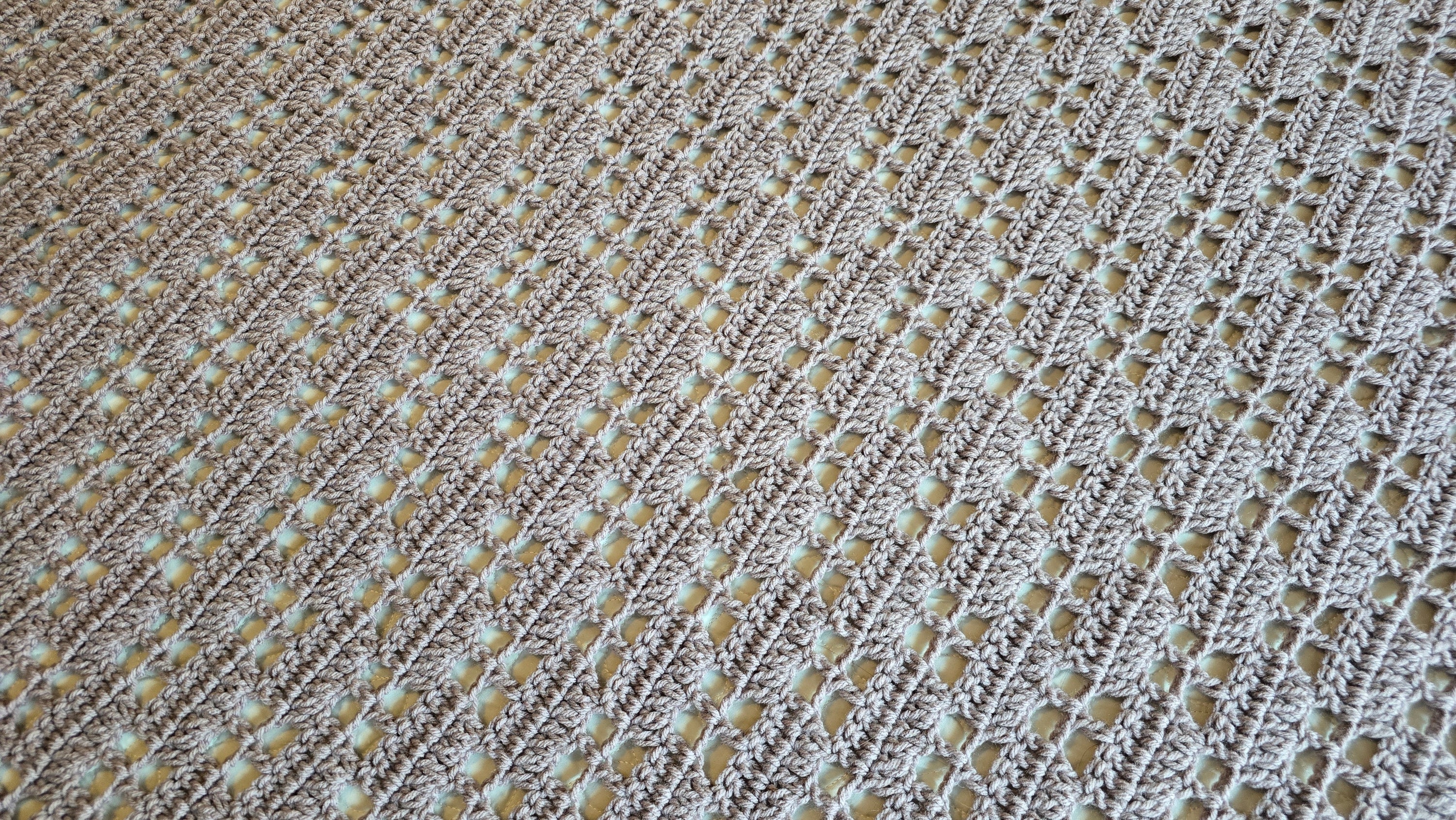 Free Crochet Pattern: Window Pane Blanket! – crochetmelovely